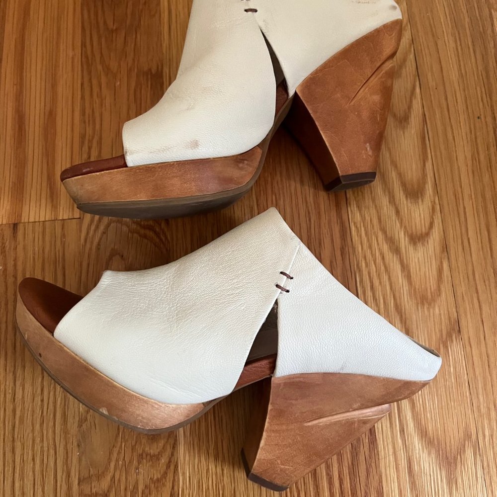 Faryl Robin Ivory Leather Wedge Sandals - 5.5 - Gem